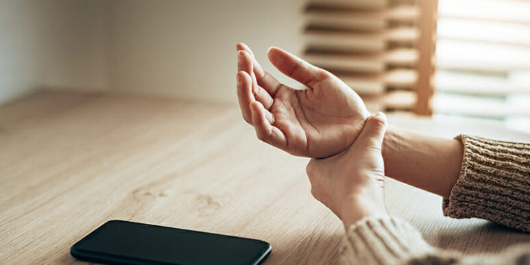 Top 5 Ways to Avoid Hand Overuse | Summit Orthopedics