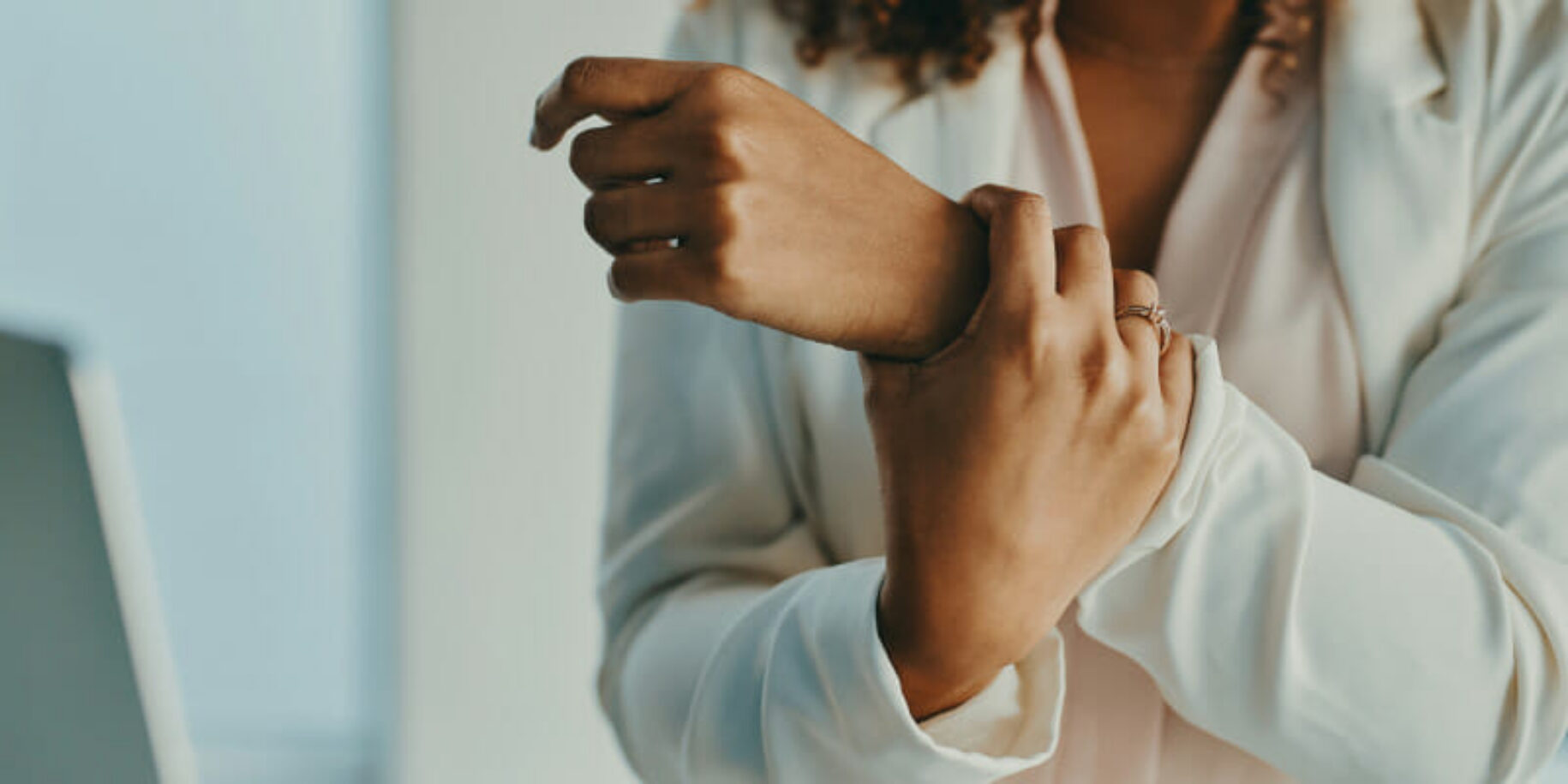 Can You Break Your Hand Without Realizing It? | Summit Orthopedics