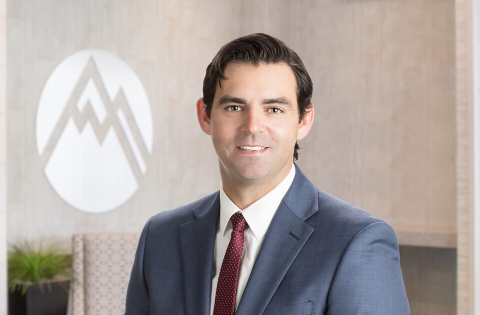 Brandon J Kelly, MD | Summit Orthopedics