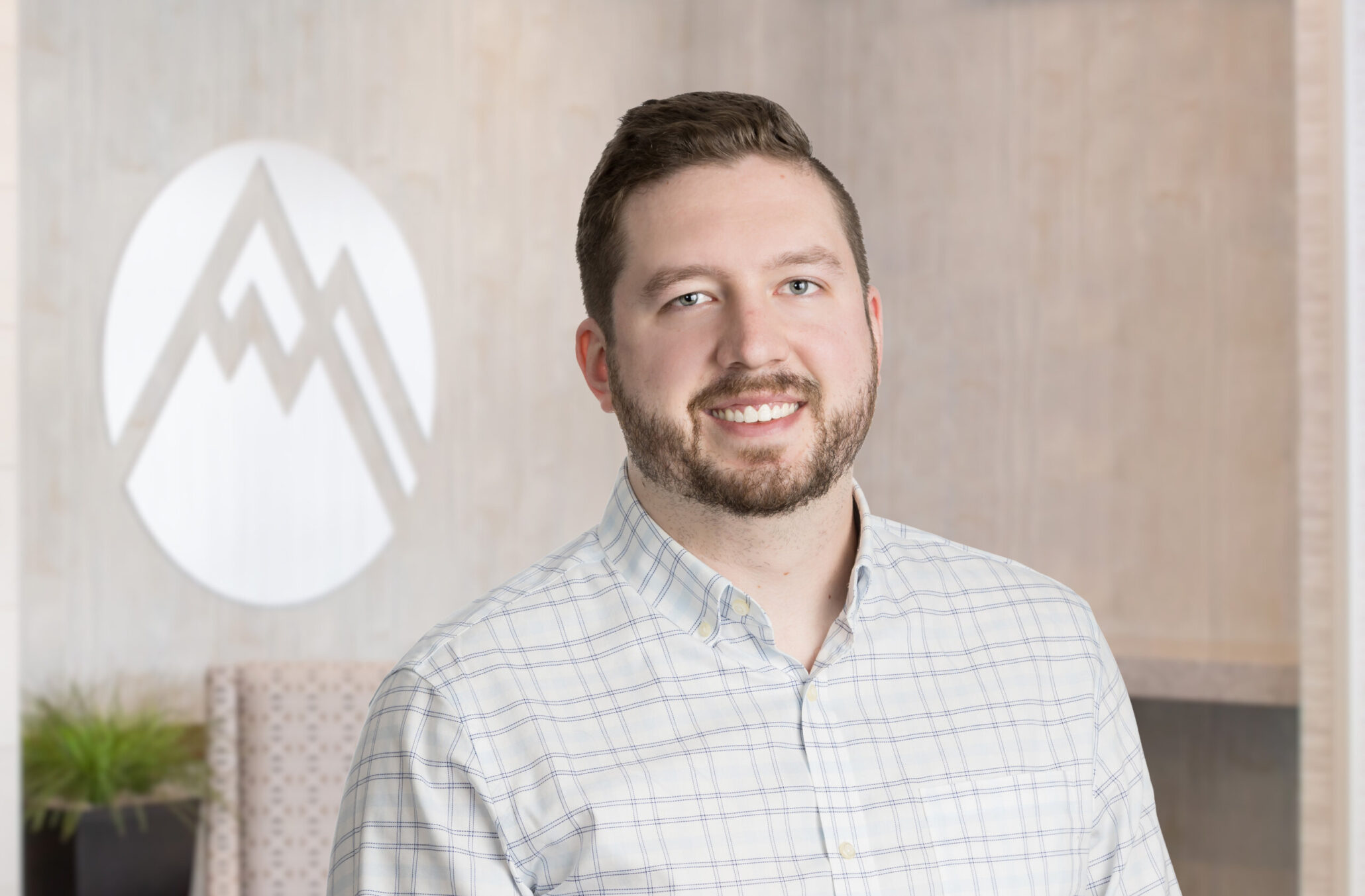 Adam Thacker, PT, DPT | Summit Orthopedics