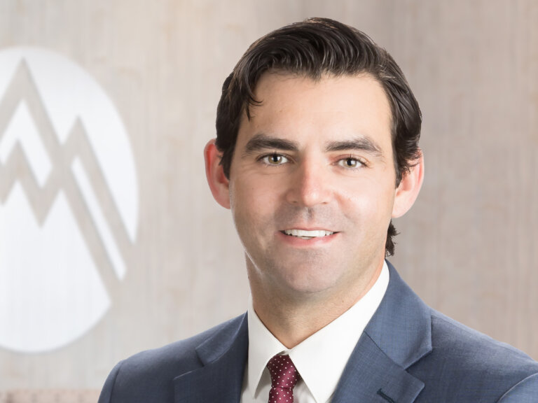 Brandon J Kelly, MD | Summit Orthopedics