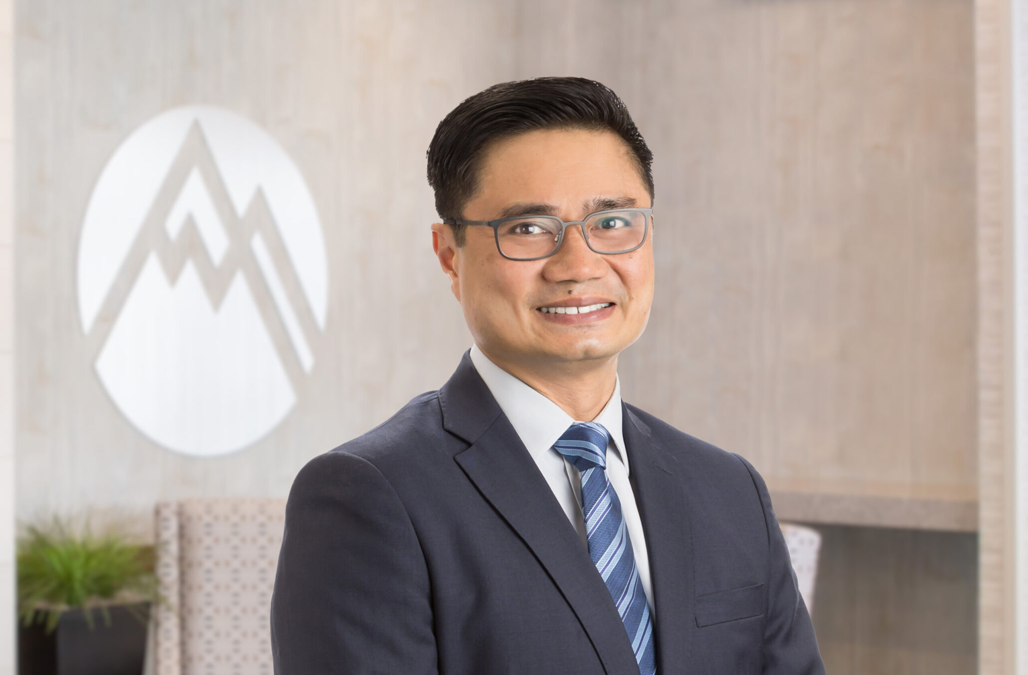 Edward G Santos, MD | Summit Orthopedics