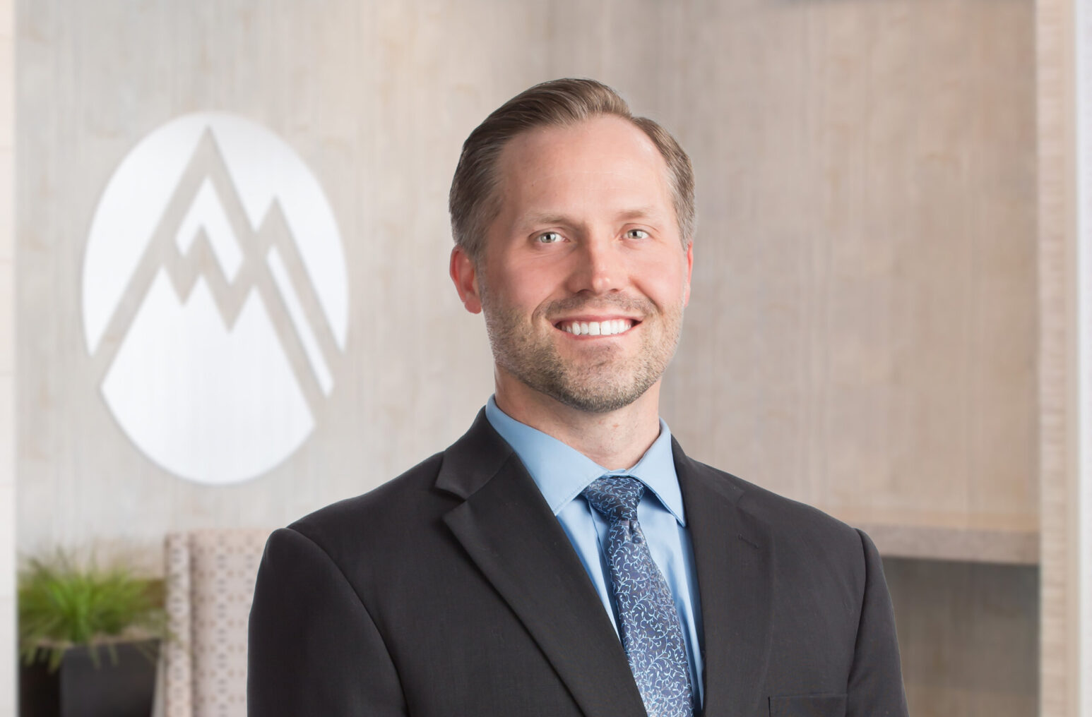 Kevin E Lindgren, MD | Summit Orthopedics