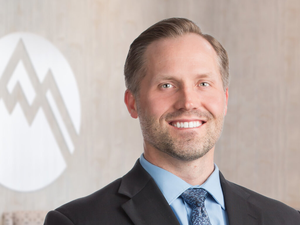 Kevin E Lindgren, MD | Summit Orthopedics